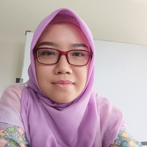 Dita - Guru bimbingan skripsi / tesis - 75000 Rp / jam