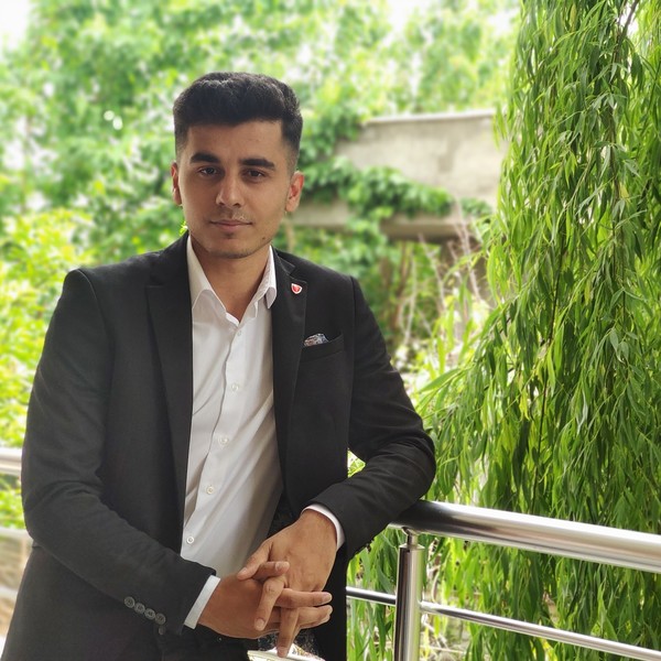 Ahmet - Programlama dilleri öğretmeni - 750 TL/saat