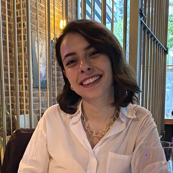 Selin - Türkçe öğretmeni - 700 TL/saat