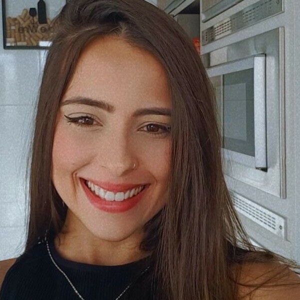 Thais - Professor de matemática - R$ 40/h - 0 avaliações