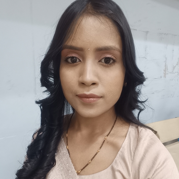 Riya - Drawing teacher in Kolkata - ₹150/h