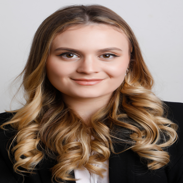 Gabrielle - Biology teacher - ₹3022/h