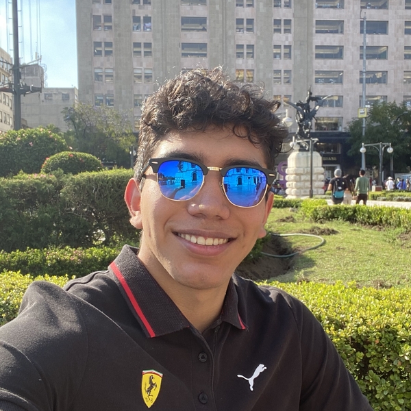 Francisco Ricardo - Profe de matemáticas - ₡1992/h