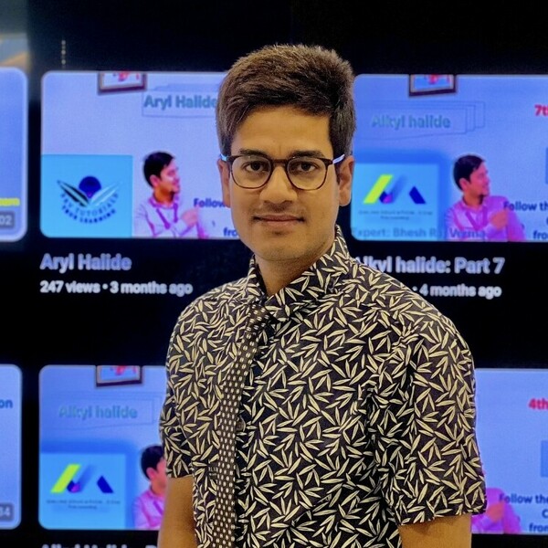 Bhesh Raj - Maths tutor - 18£/h