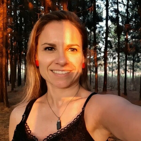 Kelly - Prof de yoga - 14 €/h - 1 alunos acompanhados