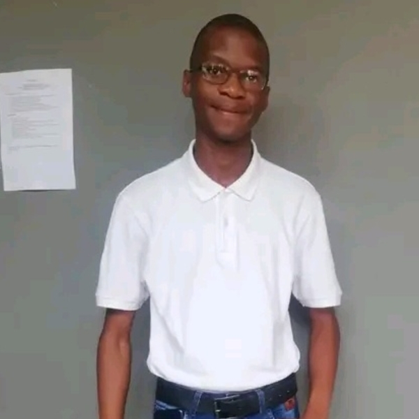 Tebogo - English teacher - ₹1191/h