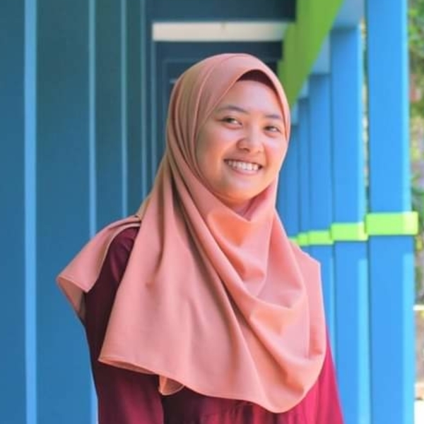 Pitri dwi - Guru mengaji - 5000 Rp / jam