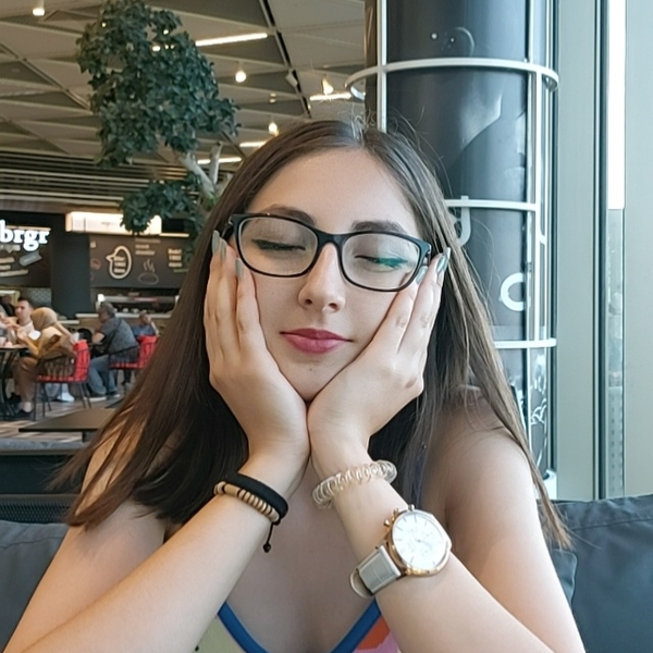 Elif Ahsen - Matematik öğretmeni Ankara konumunda - 350 TL/saat