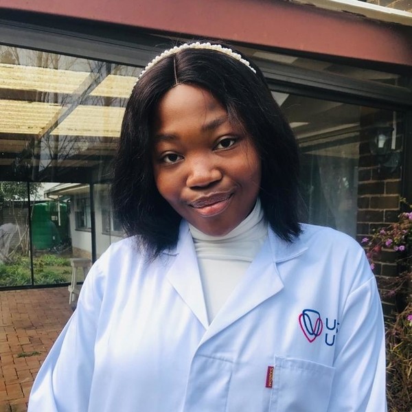 Anga - Bloemfontein, : Senior varsity student, teaching creative ...