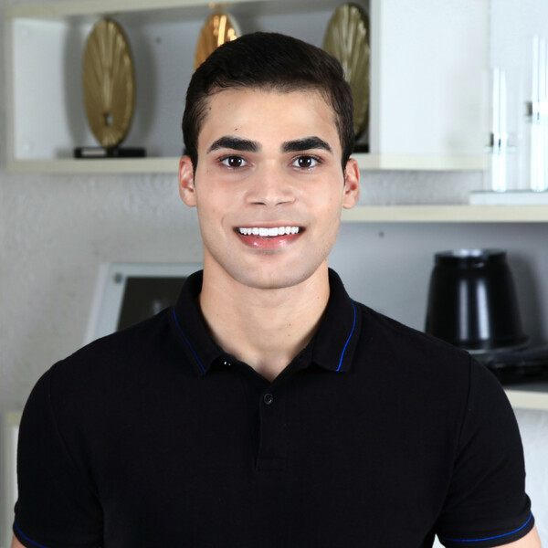 Douglas - Professor de inglês - R$ 38/h - 0 avaliações