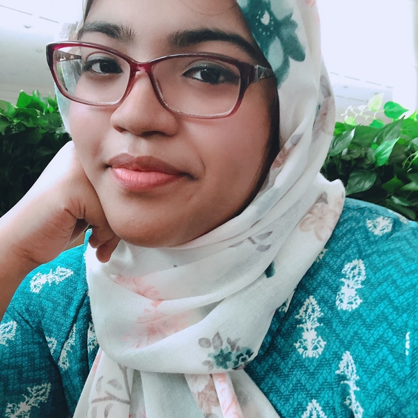Saliha - Computer programming tutor - 9£/h Saliha - Computer programming tutor - 9£/h