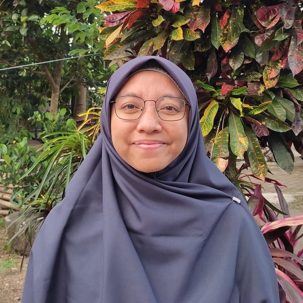 Febriani - Guru matematika di Yogyakarta - 90000 Rp / jam