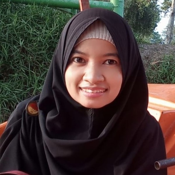 Sri - Guru mengaji - 20000 Rp / jam