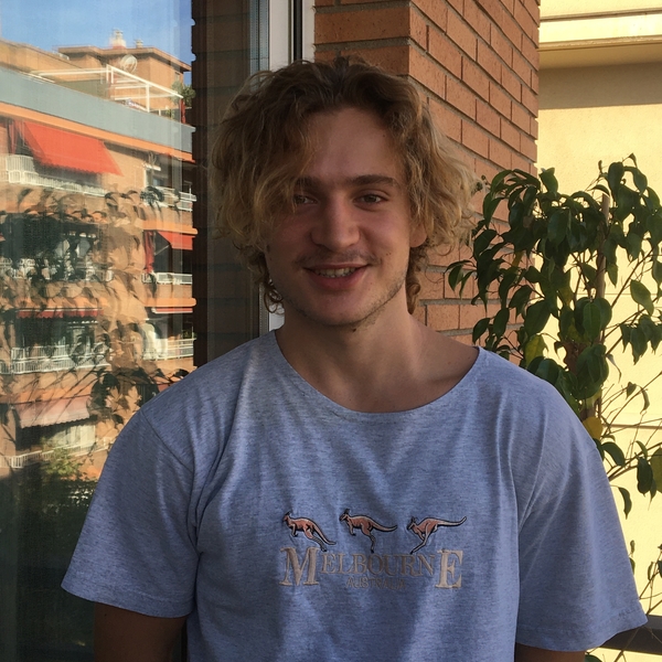 Pau - Profe de guitarra en Barcelona - 14€/h