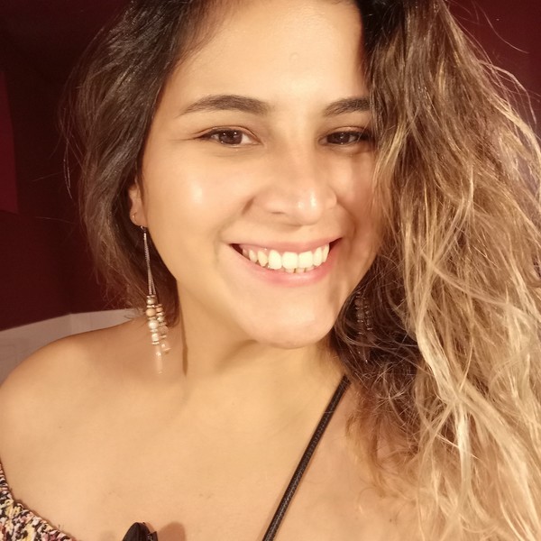 Valeria : Soy comunicadora graduada , actriz de profesión me gusta ...