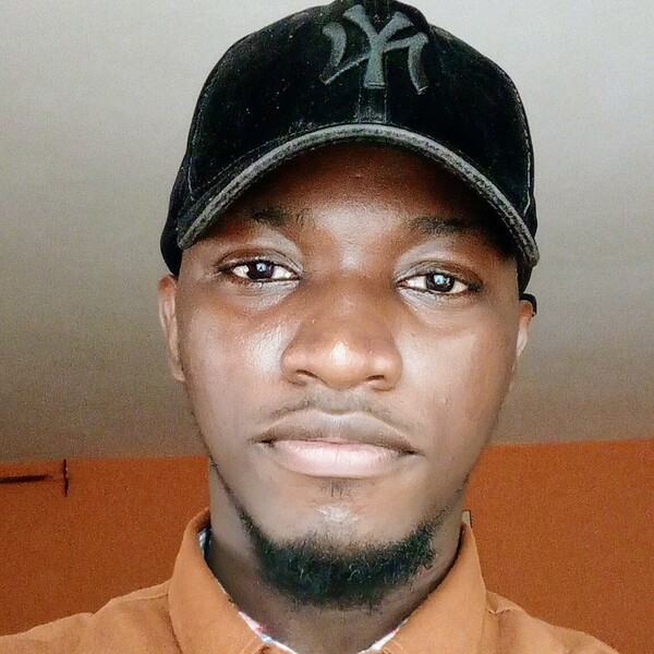 Christ - Computer programming tutor - 20$/h - 1 reviews