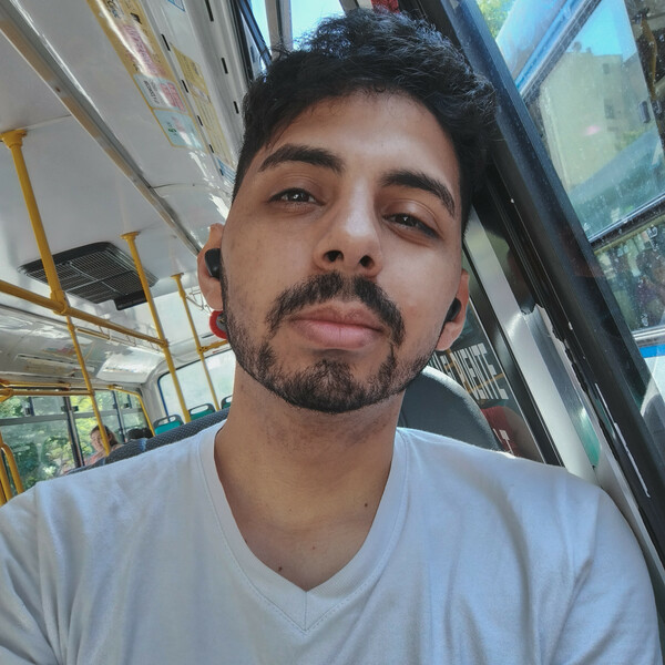 Lucas - Profesor de química - $3/h