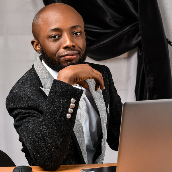 BARNABAS - Math tutor in Toronto - $30/h - 66 avis