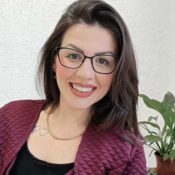 Pryscilla - Professor de inglês - R$ 70/h - 0 avaliações