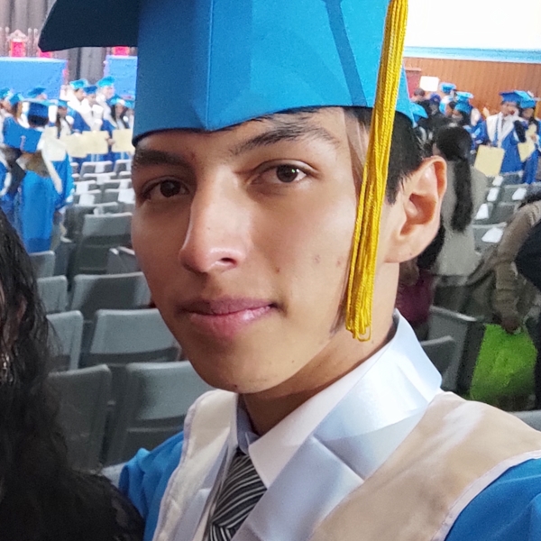 Luis - Cajamarca,: Graduado de la universidad Nacional de Cajamarca, enseño matemática básica ...