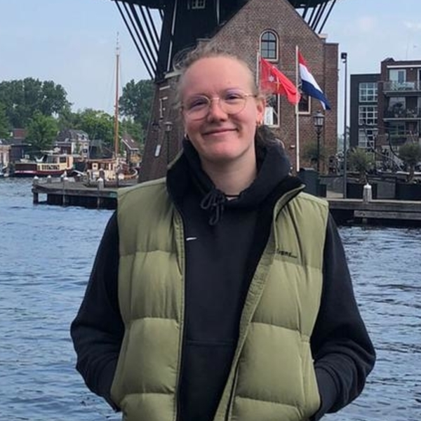 Elisa - Deutschlehrer in Kirchheim unter Teck - 15€/h - 1 Schülerinnen ...