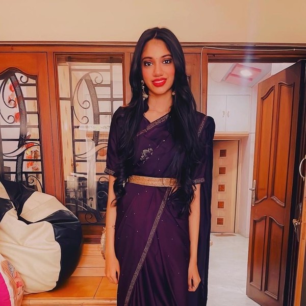 Hitanshi - Maths teacher in Indore - ₹1000/h