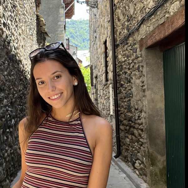 Bárbara - Profesor de español y literatura - $211/h