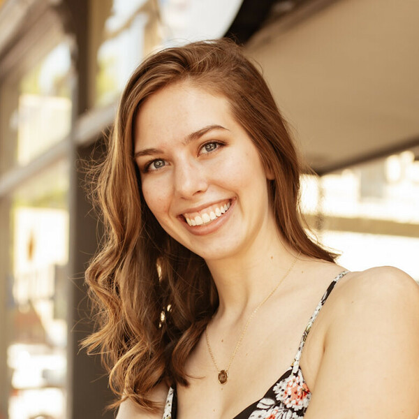 Hannah - Sign language tutor - $100/h - 25 reviews