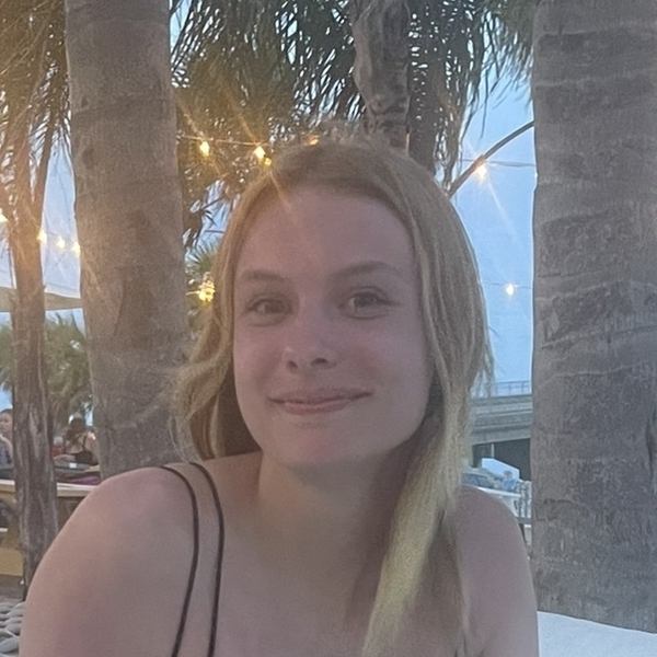 Rylee - English tutor - $21/h