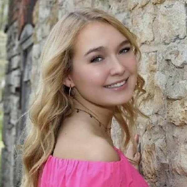 Jordynn - Carlyle,Illinois : College student, teaches english at all ...