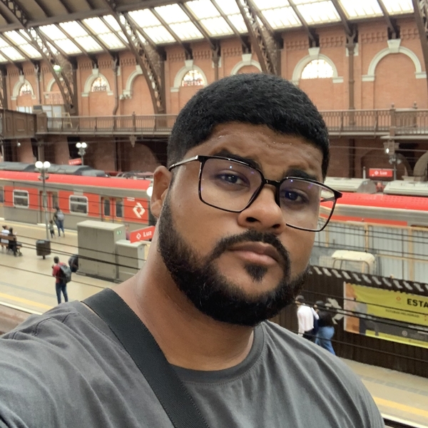 David : Concluindo a faculdade de língua portuguesa e direito, dou ...