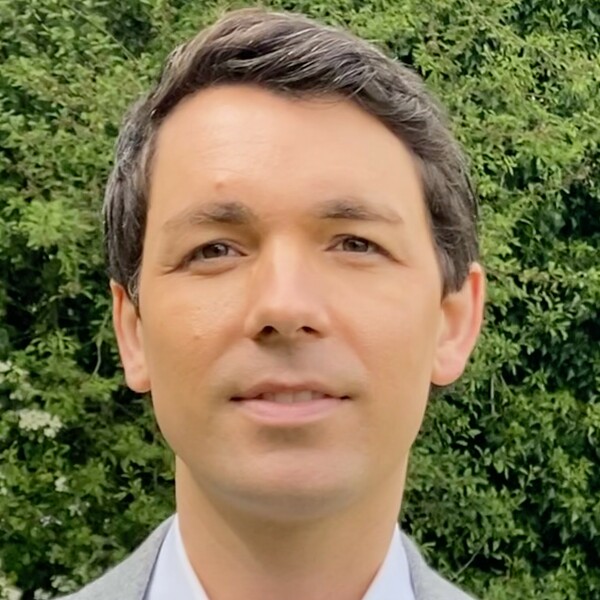 Julien : Former guest lecturer at Harvard, former lecturer at ...