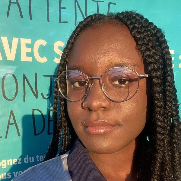 Nia Rose Prof Daide Aux Devoirs à Asnières Sur Seine 25€ H