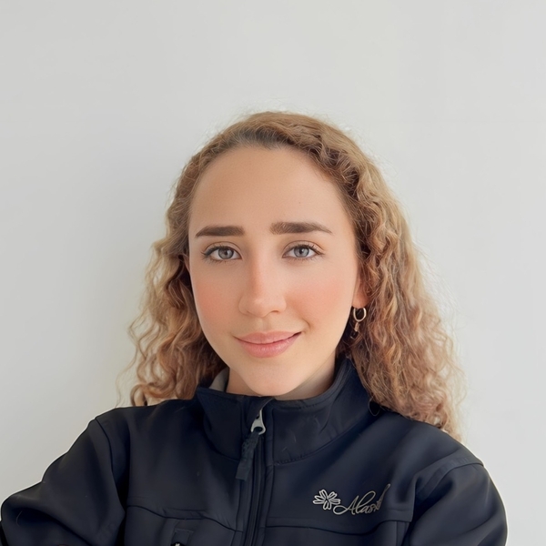 Meagan - Profesor de biología - $6037/h