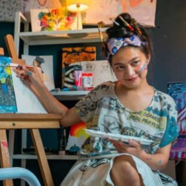 Corrie - Guru menggambar - 100000 Rp / jam