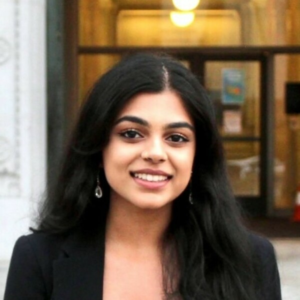 Adithi - Maths teacher - R591/h - 1 reviews - 2 students accompanied