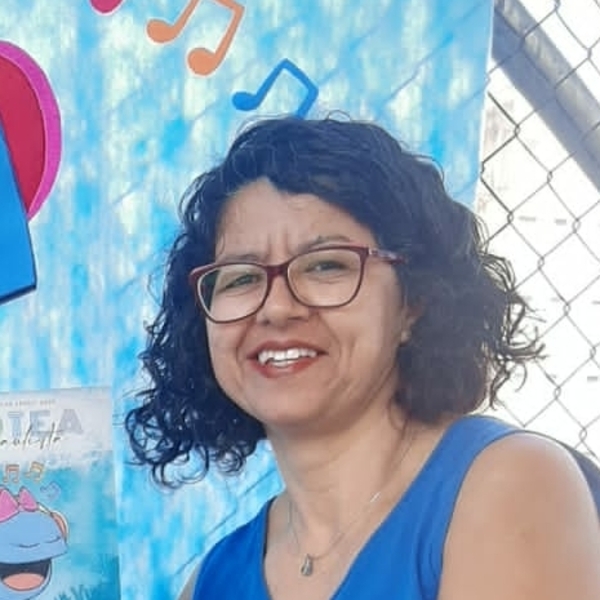 Nívea Jesus Teixeira Jacomini - Prof de leitura - 8 €/h - 5 perceber ...