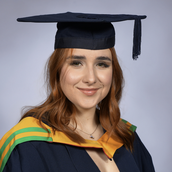 Megan - English teacher - ₹2842/h