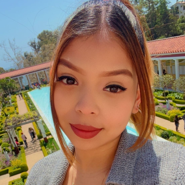 Angela - Riverside,California : Me gradué de estilismo Y colegio ...