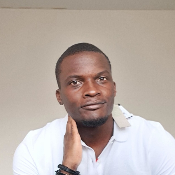 Simon Peter - Prof d'anglais à Caen - 10CHF/h - 1 élèves accompagnés