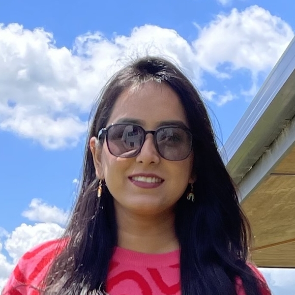 Manu - Mathematics tutor - 14$/h