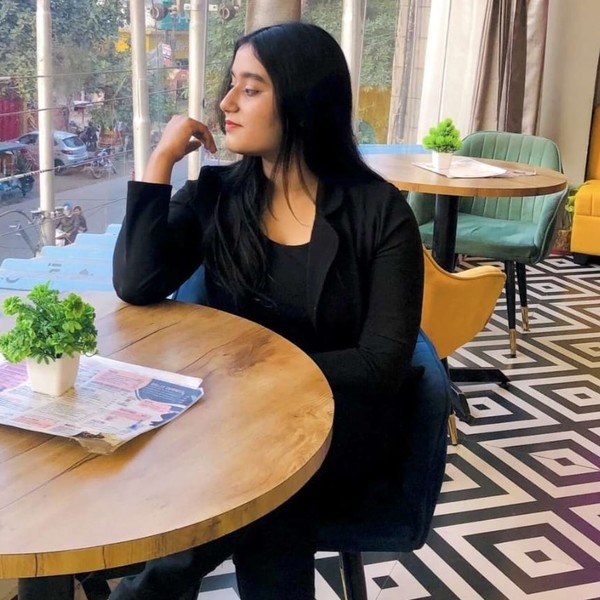 Ayushi Gupta - English teacher in Kanpur - ₹999/h