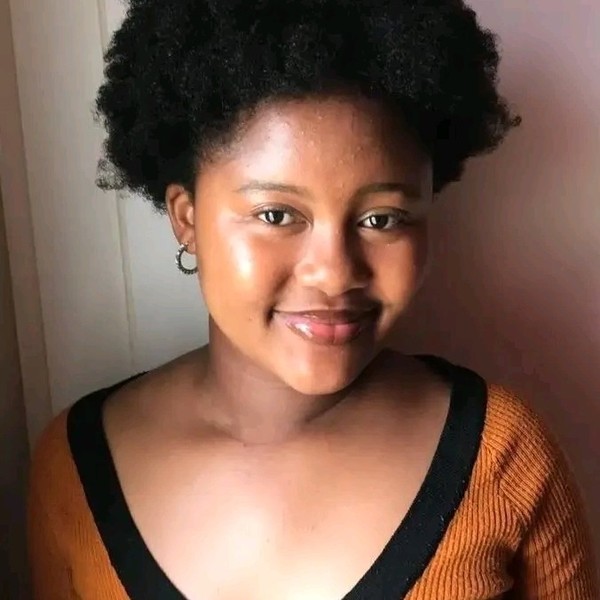 Hlengiwe - English tutor - $9/h