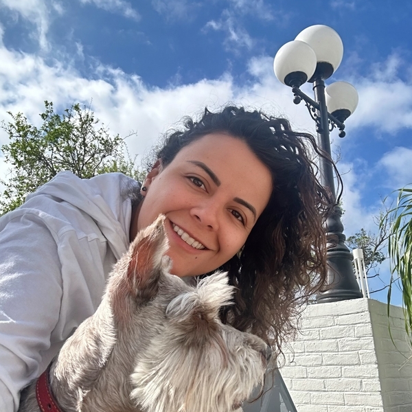 Andrea - Redmond,: South American living in Seattle. Studied journalism ...