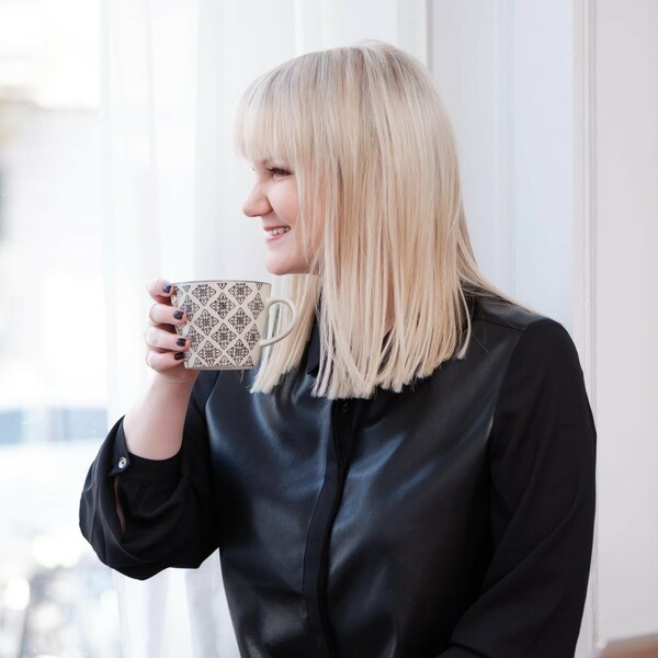 Ella - Los Angeles,California : Hi, ich heisse Ella. I'm a native ...