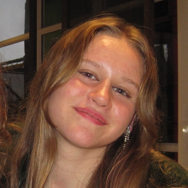 Phoebe - Drawing tutor - $32/h