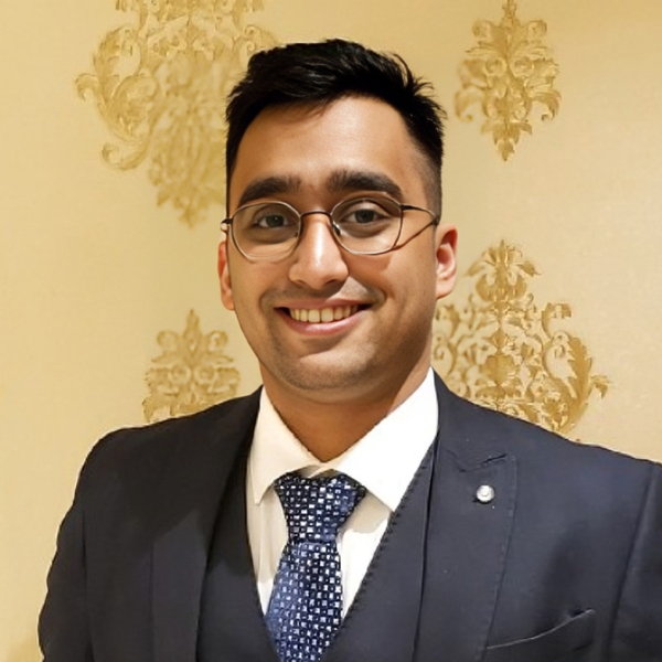 Neel - Physics tutor - 21£/h