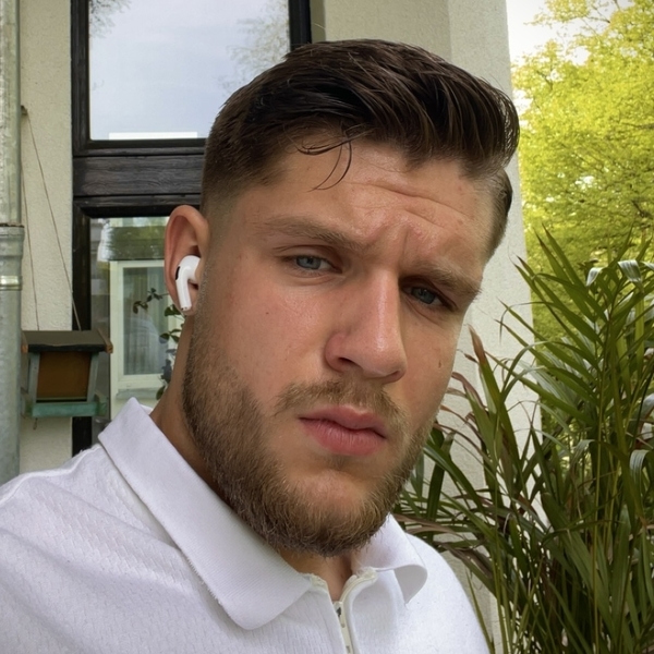 Mika - Personal Trainer in Berlin - 25€/h - 5 Bewertungen Mika - Personal Trainer in Berlin - 25€/h - 5 Bewertungen