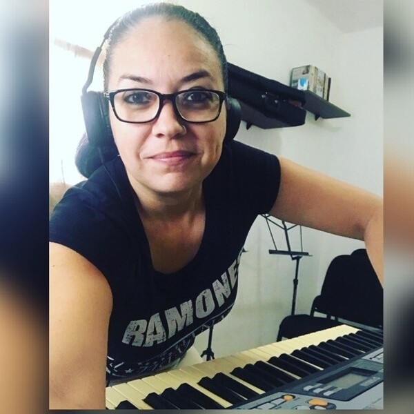 Samya - Profesor violín - $25011/h - 1 opiniones