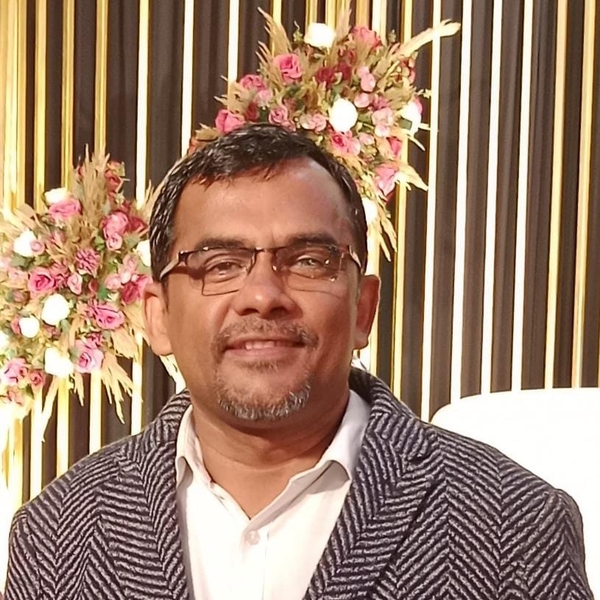 Elvis Dennis Lobo - Guitar tutor - 22£/h